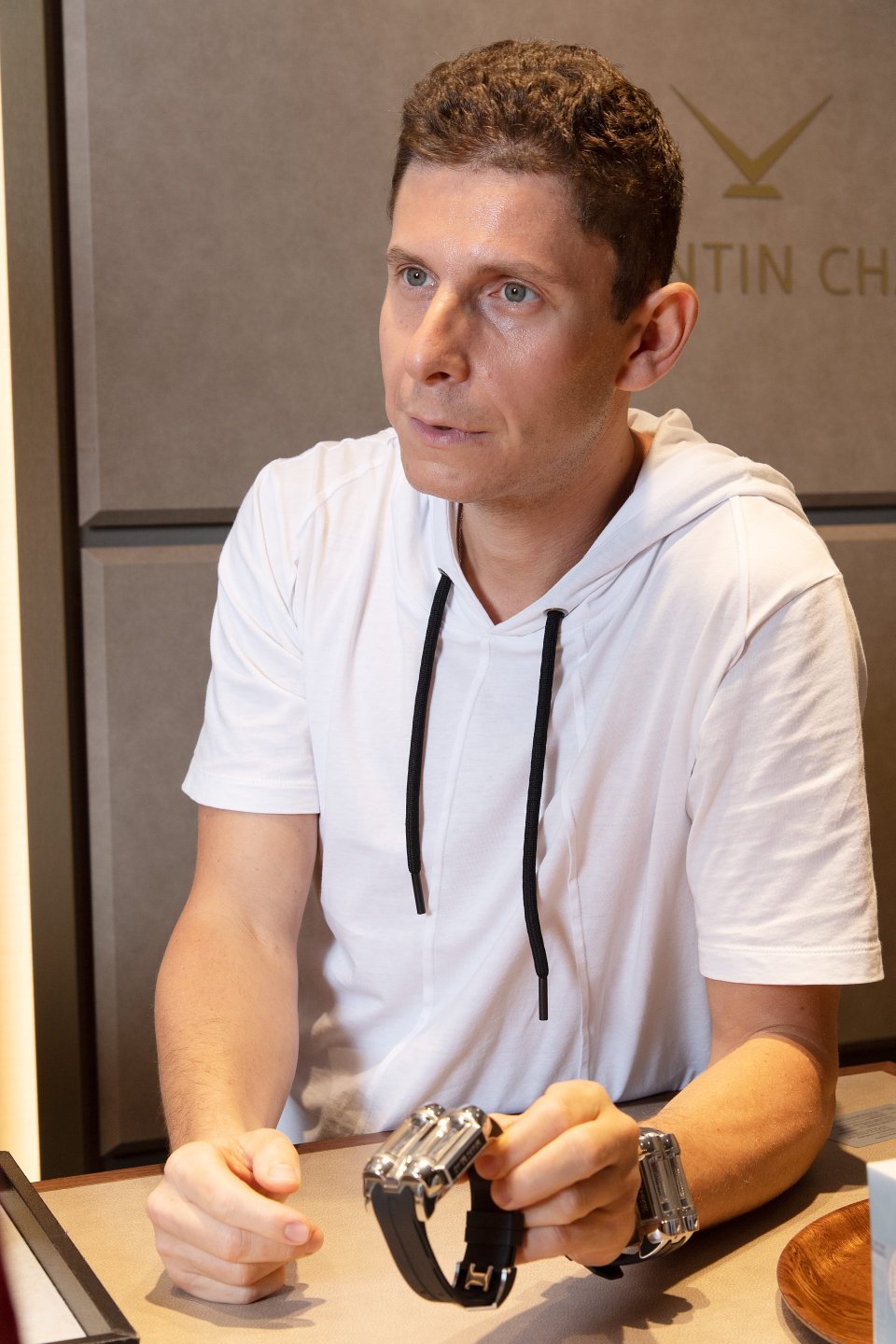 ニキシ―管を使用した腕時計「GELFMAN」が日本上陸～日新堂 銀座本店が「ゲルフマン」の取り扱い開始 | NEWS ...